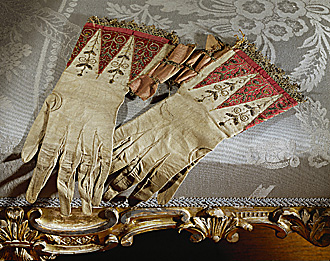 Being Bess: Bess to Impress: The Clopton Portrait