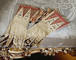 Being Bess: Bess to Impress: The Clopton Portrait