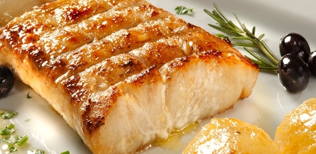 COMIDINHAS FÁCEIS E RÁPIDAS: Robalo assado com batatas