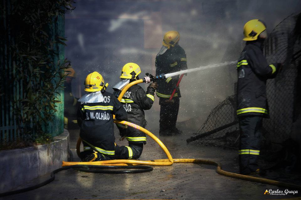 SAFEPLACE52: Bombeiros de Olhão respondem a Incêndio Urbano perto de um ...