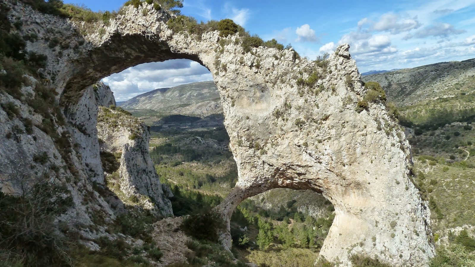 EL RELIEVE CALIZO DE NUESTRA COMARCA - Las Rutas de Moskys
