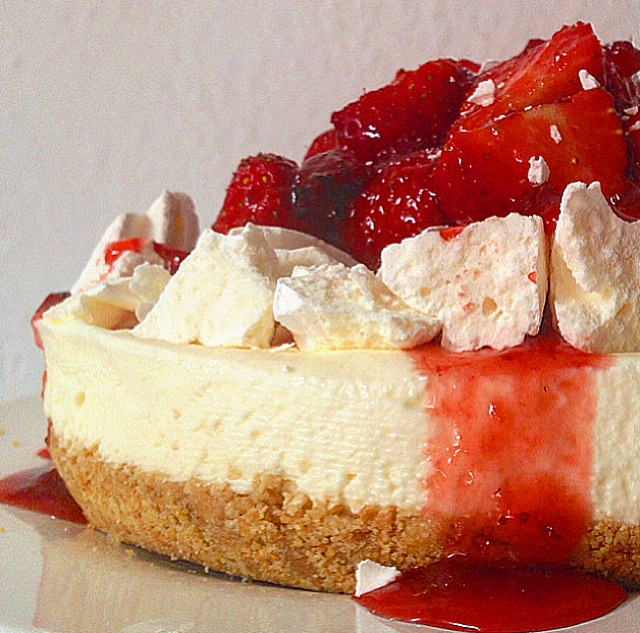 Baking is Love: eton mess cheesecake.
