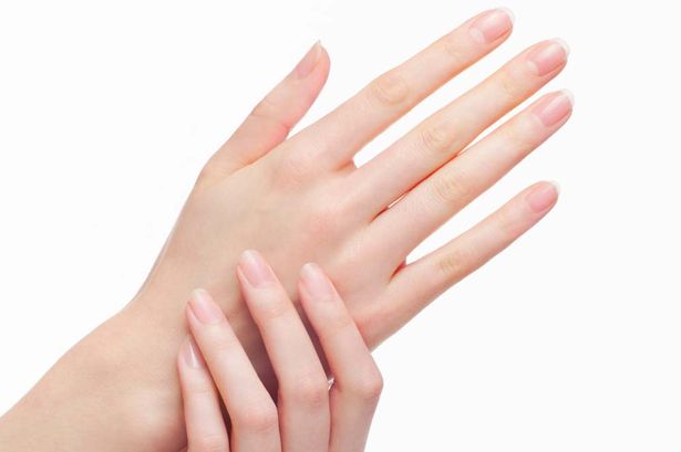 14 Outstanding Anti-Ageing Hand Tips By The World's Most Famous "Hand ...