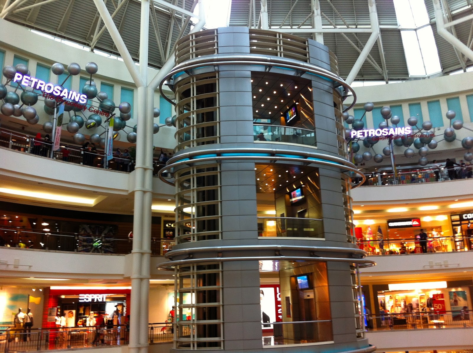 5 Around the World | Family travels the world with kids: Petrosains ...