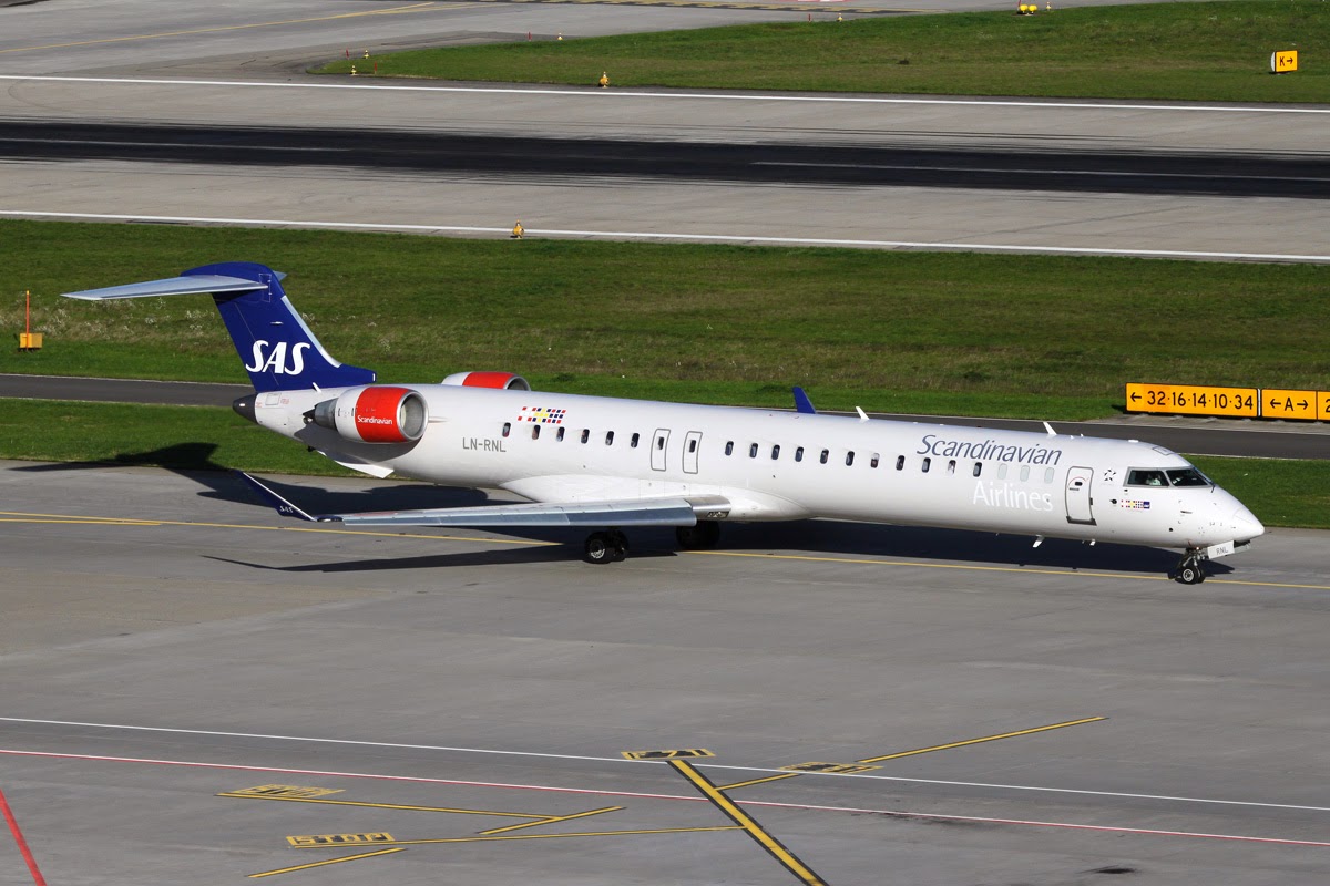 Planes and Trains - Planes 2013: LN-RNL / Bombardier CRJ-900ER / SAS