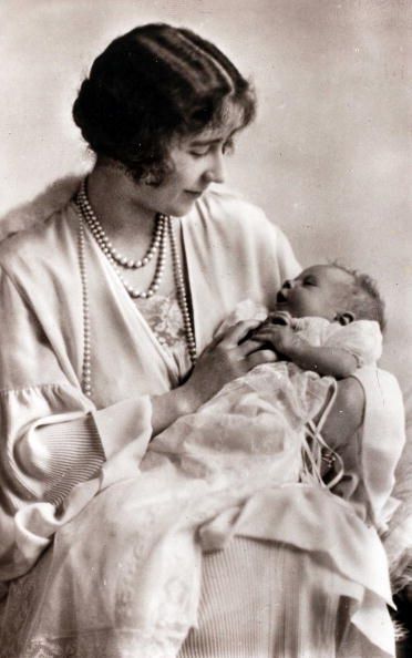 These Cute Photos of a Young Queen Elizabeth II Will Make You Realize ...
