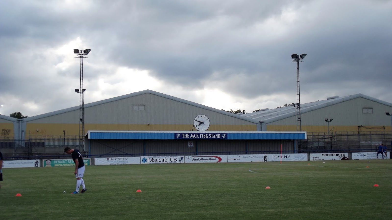 The Wycombe Wanderer: Wingate & Finchley - Harry Abrahams Stadium
