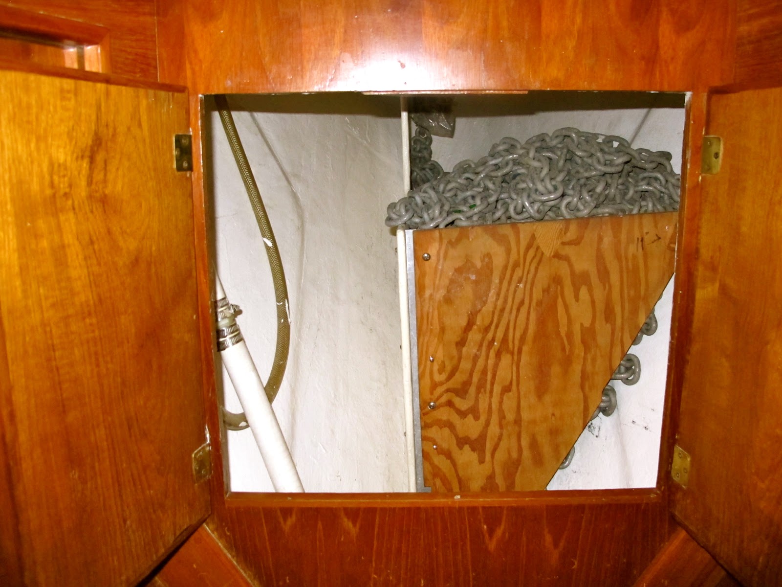 Windtraveler: Anchor Locker Reconfiguration