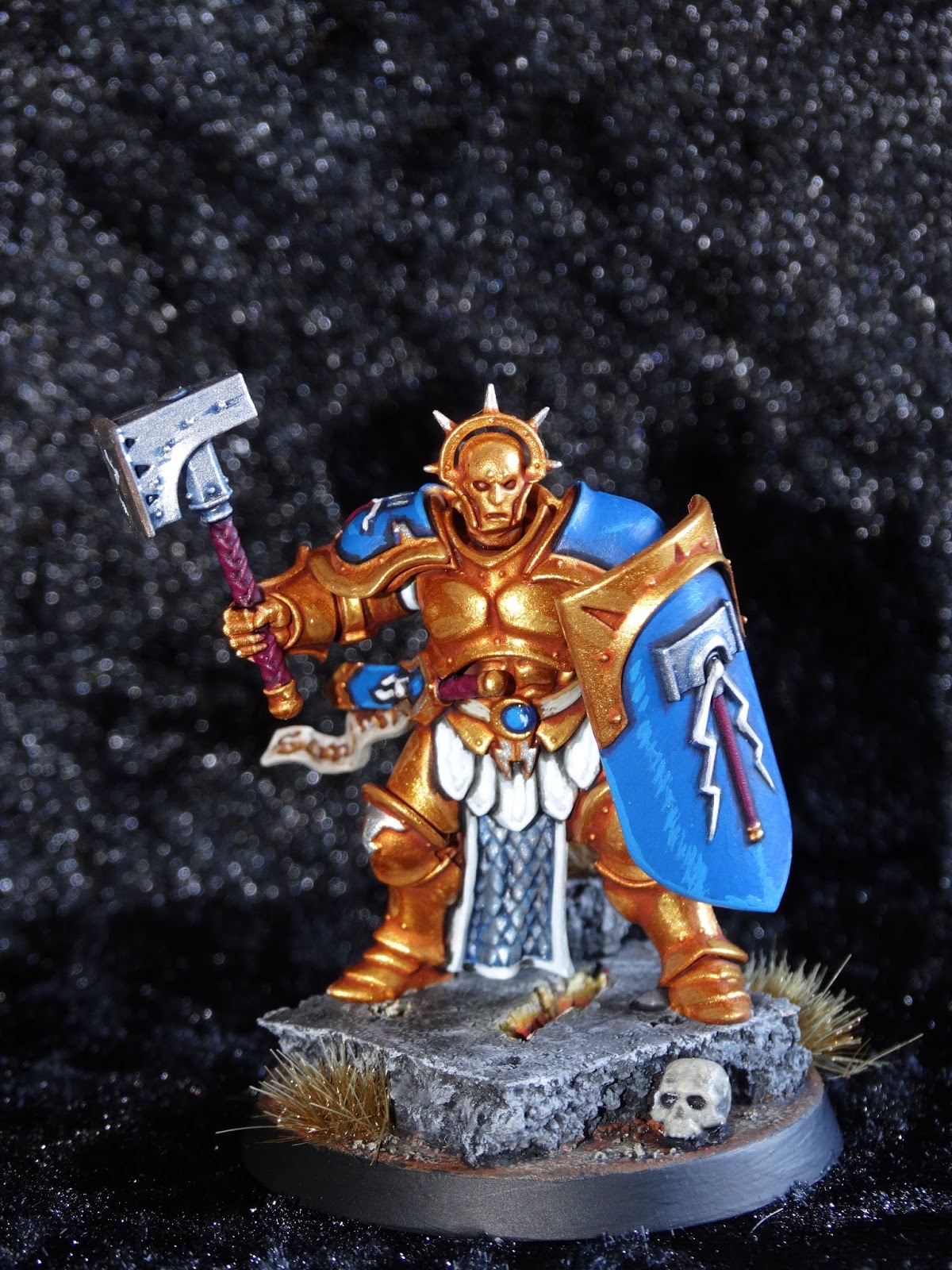 Making miniatures with Mario: Free White Dwarf Stormcast Eternal painted