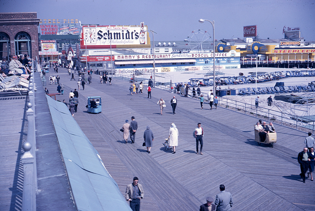 39 Wonderful Color Photos Captured Everyday Life of the United States ...