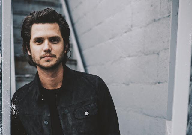 Mack Trucks and country music artist Steve Moakler both sing the same ...