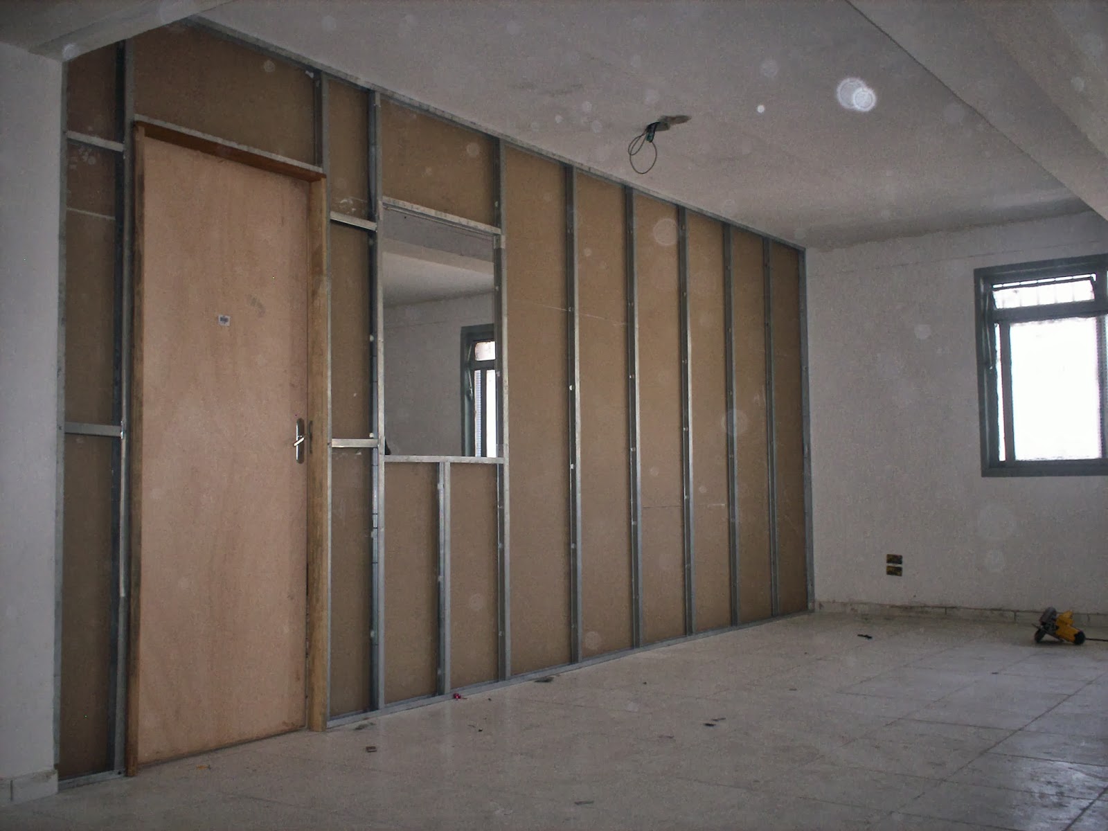 DESCOBERTA FORROS E DIVISÓRIAS: Divisórias Drywall
