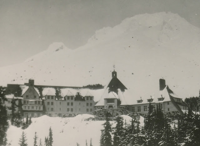 New Deal of the Day: A New Deal Winter & Christmas: Timberline Lodge