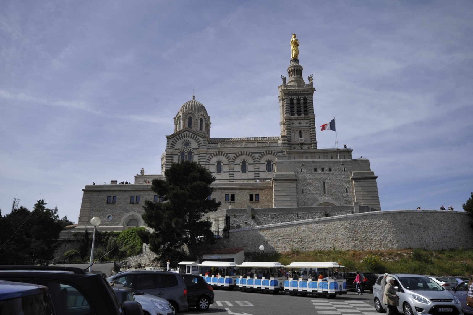 Marsella ~ El mirlo de papel