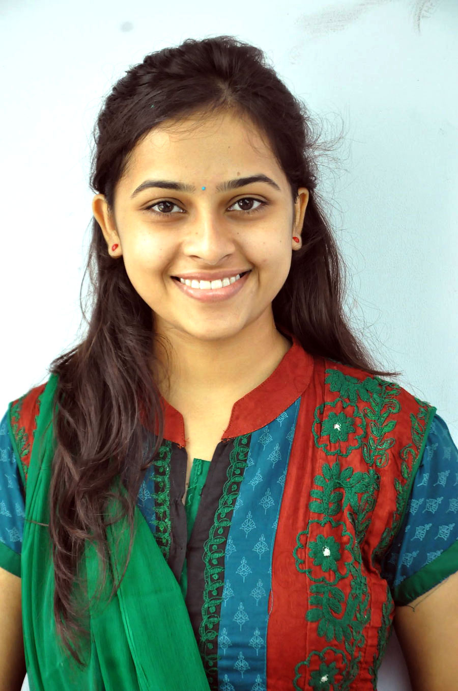 Sri Divya Latest Gorgeous Looking Photos