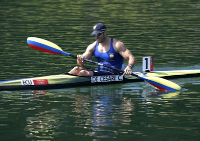 Elite Kayak (English): César de Cesare, main character at the ...