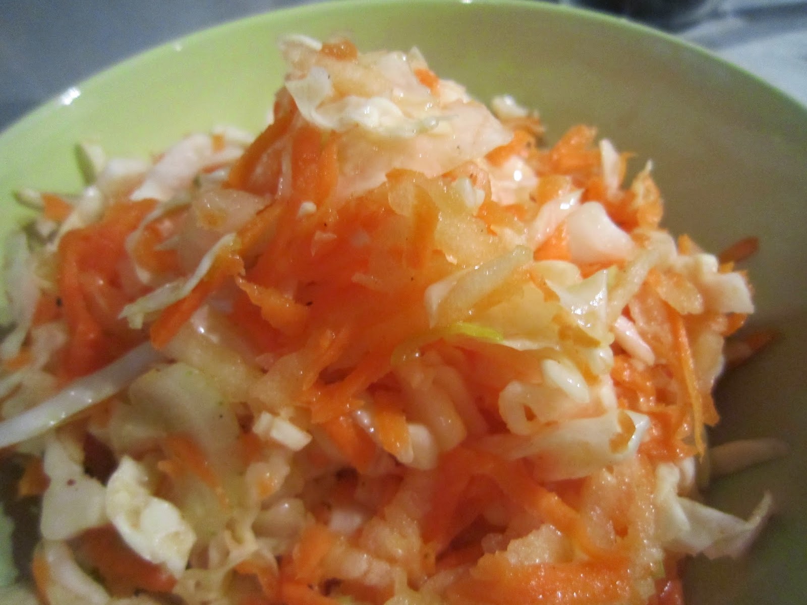 COCINA DE BADÍA.: Ensalada de col con zanahoria, puerros y cebolla