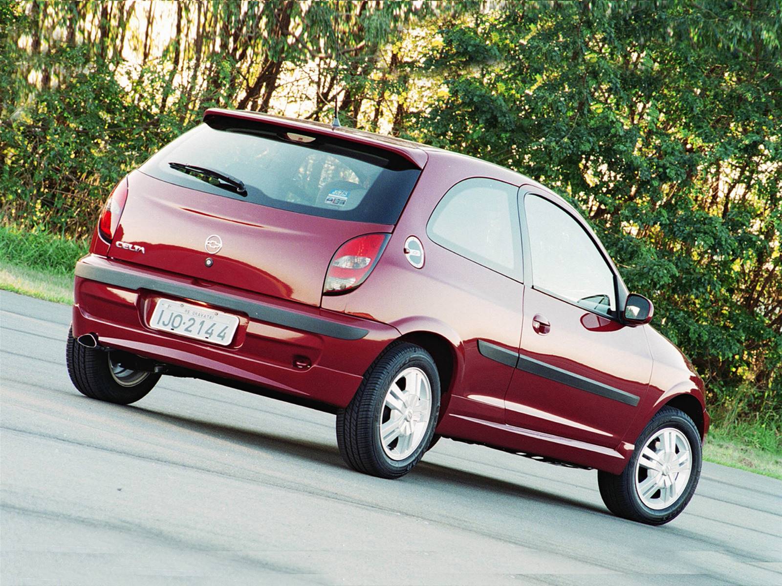 Chevrolet Celta 1.0 2001: fotos, preços e consumo