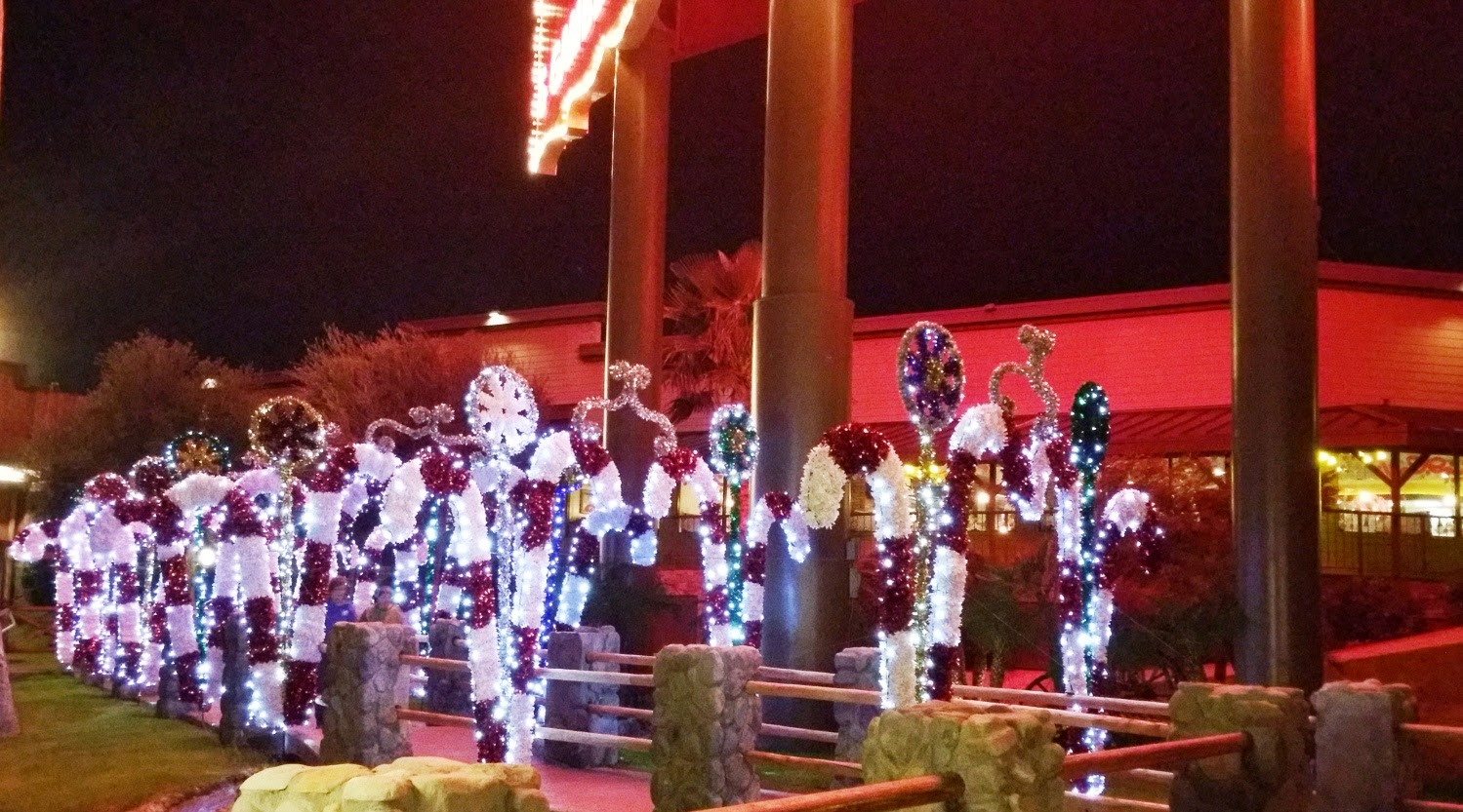 Laughlin Buzz: Candy Cane Lane on Laughlin Riverwalk