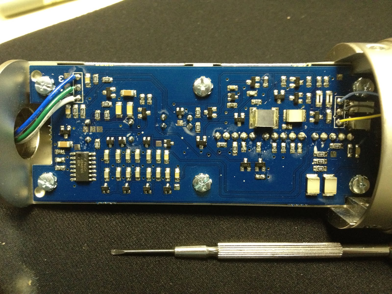 little-scale: The Insides of a Rode NT2A