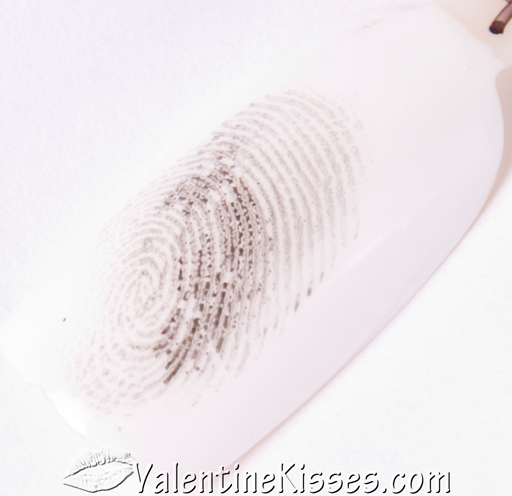 Valentine Kisses: Police inspired nail art (7 designs)
