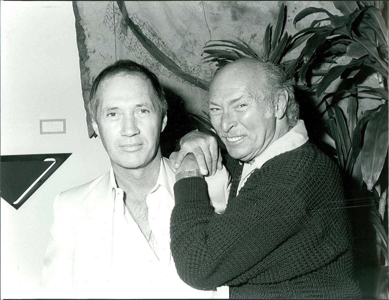 TheBad.net - The Lee Van Cleef Blog: Armed Response - Candids