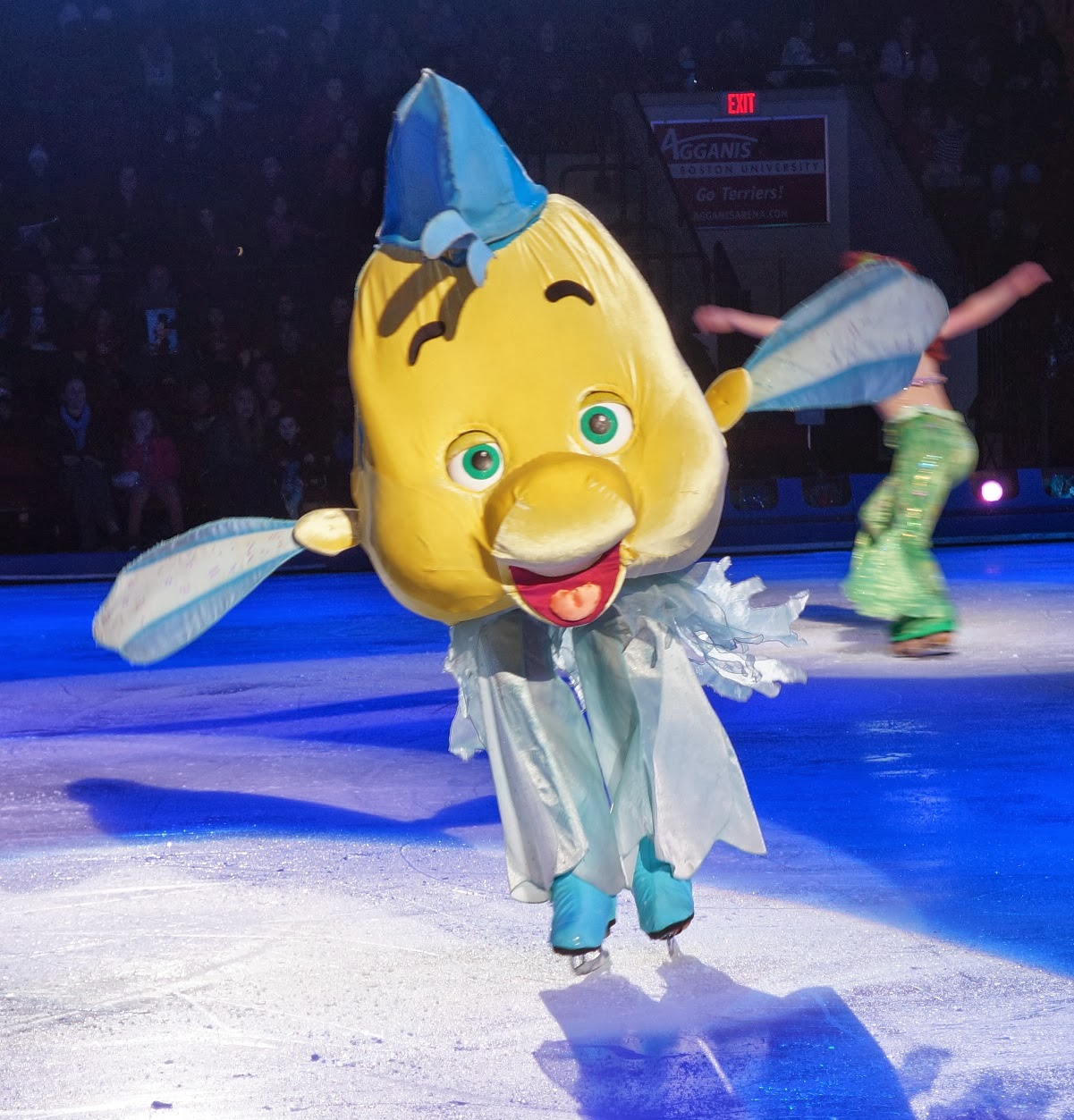 Evan and Lauren's Cool Blog: 12/20/13: Disney on Ice Passport to ...