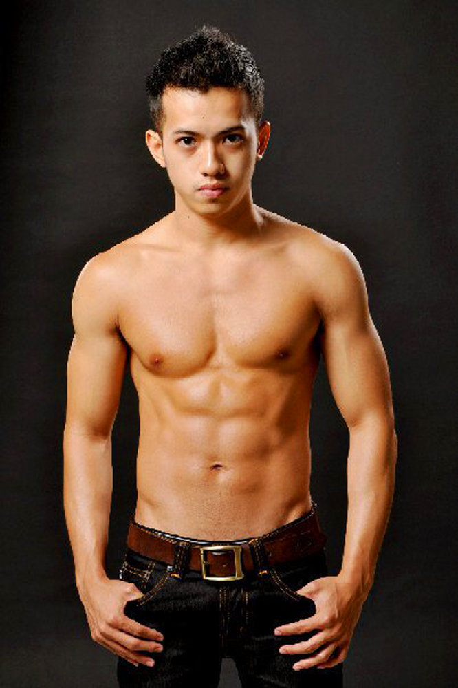 All Indonesian Guys: Shirtless Hunk