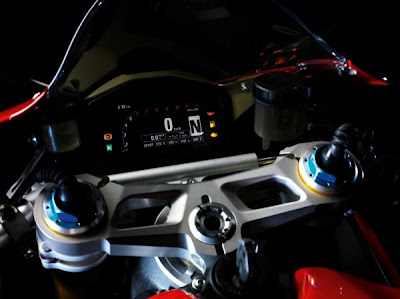2012 Ducati 1199 Panigale Superbike - Motorbike Reviews