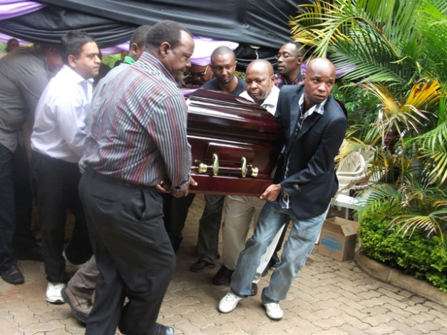 TANZANIASASA.BLOGSPOT: SAFARI YA MWISHO YA BABU SAMBEKE KUTOKA NYUMBANI ...