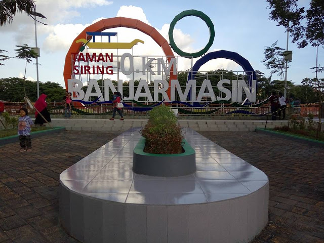 Taman Siring 0 Km Banjarmasin, Destinasi Sungai yang Instagramable ...