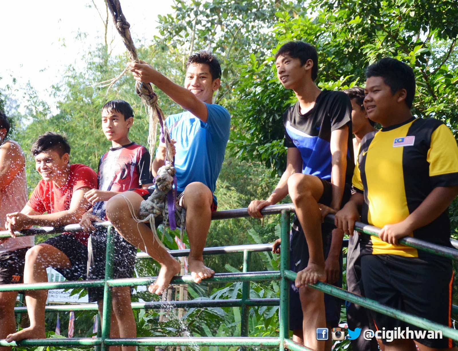 .:Kronologi Kehidupan:.: Beriadah di Teratak Angah, KEMENSAH