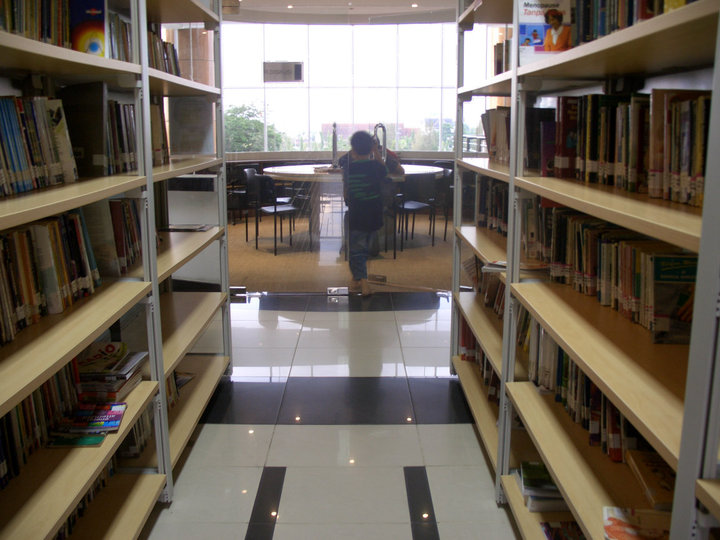 “Soeman HS Library”