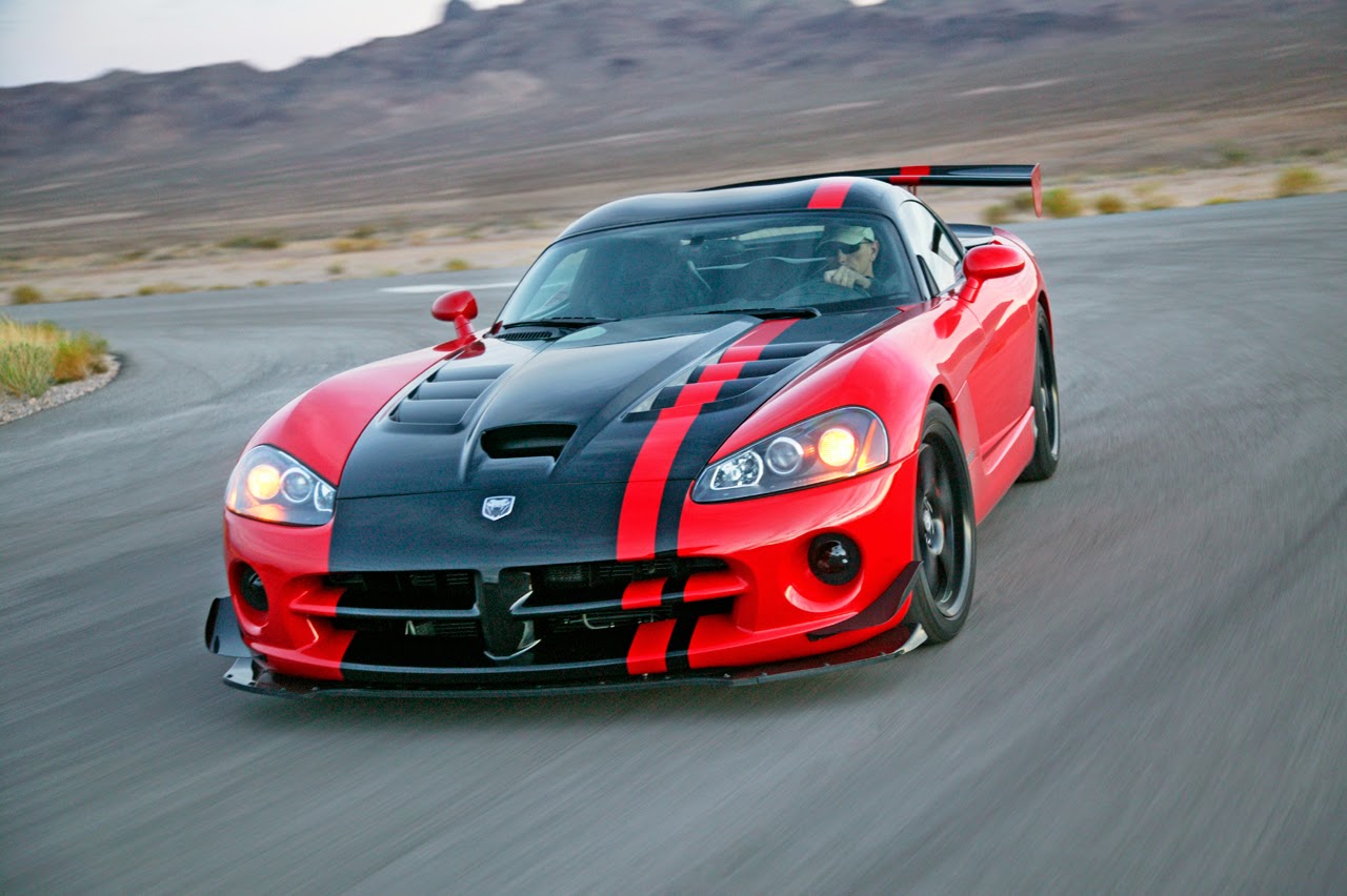viral 914: Dodge SRT Viper 10 Red