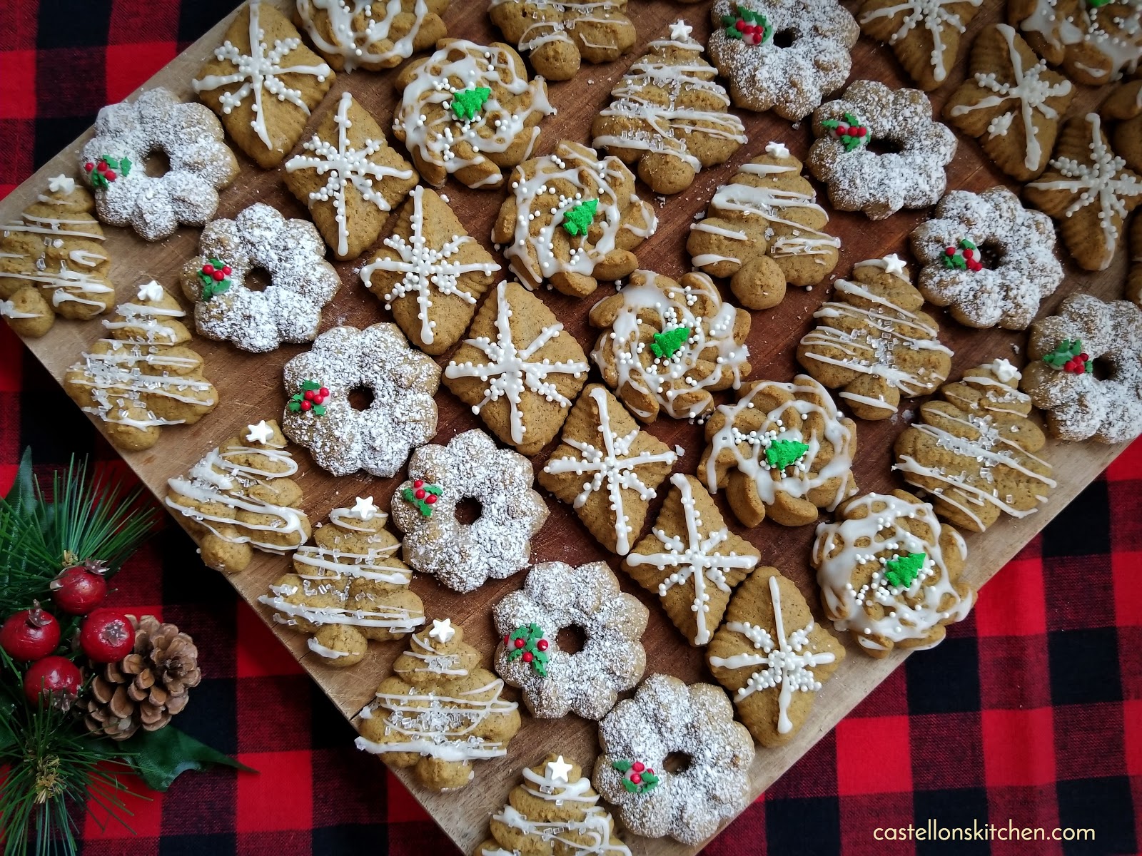 Castellon's Kitchen: Gingerbread Spritz Cookies