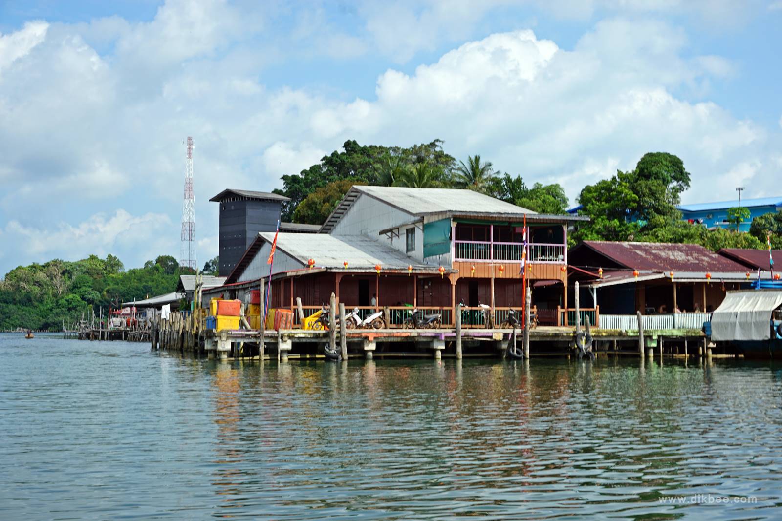 MENJELAJAH TEMPAT MENARIK DI PULAU LINGGA INDONESIA