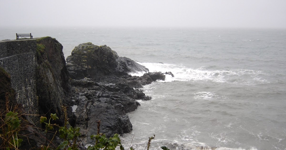 The Mowdog On The Road...: 'CADGWITH COVE INN' A POEM ABOUT CORNWALL...