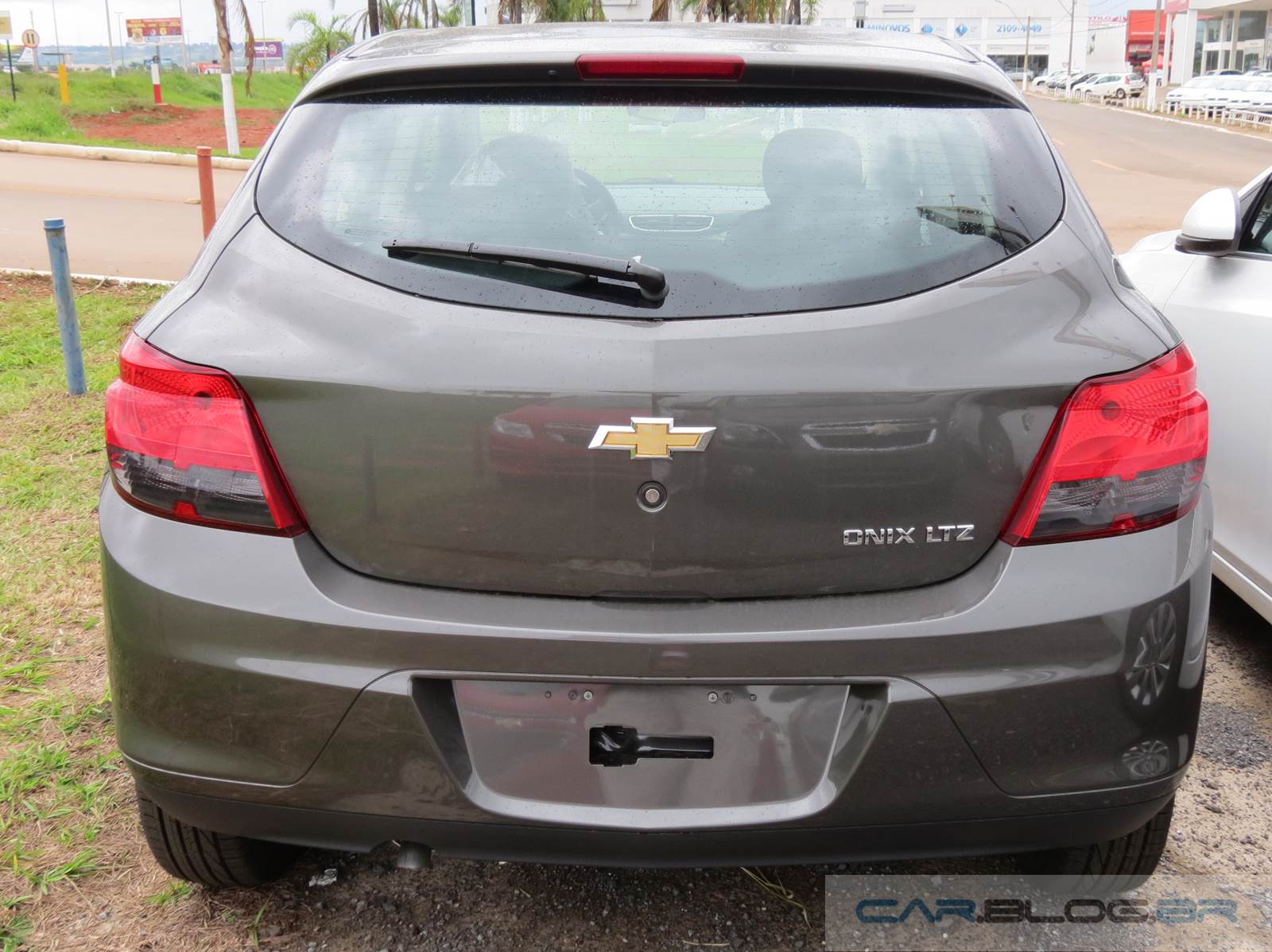 Chevrolet Onix LTZ 2015 Automático - preço e consumo