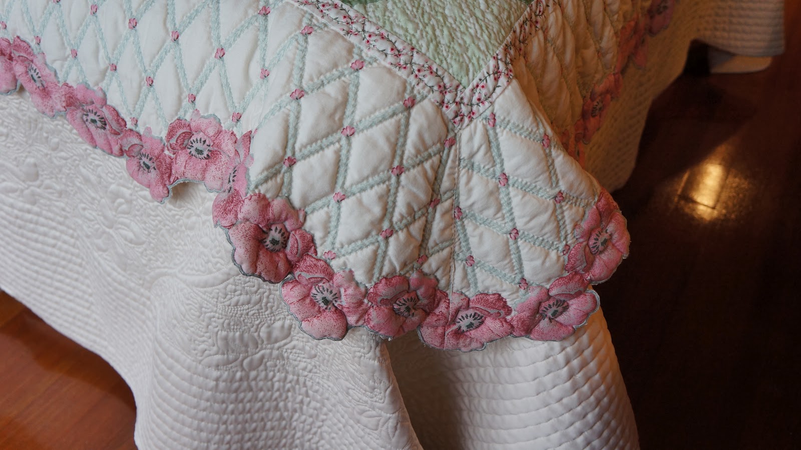 SOLI MULTILABORES - LABORES A MANO: COLCHA PATCHWORK DE FLORES