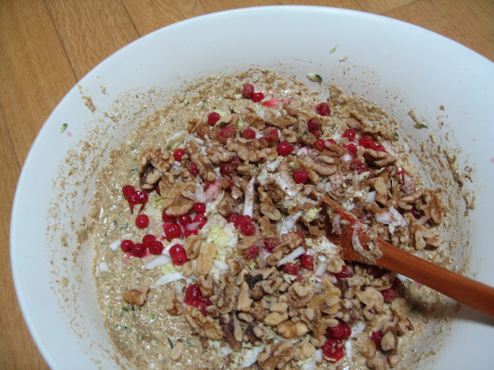 Systemic Candida: Gluten-free, Sugar-free Walnut Red-currant Zucchini Bread