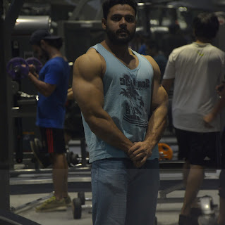 world bodybuilders pictures: paki lahori bodybuilder adil jadran