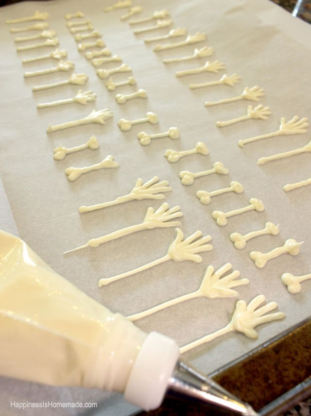 It's Written on the Wall: 18 of the Yummiest Halloween Treats Around ...