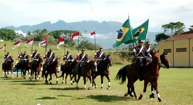 Namorar um Cadete: As Armas - Cavalaria