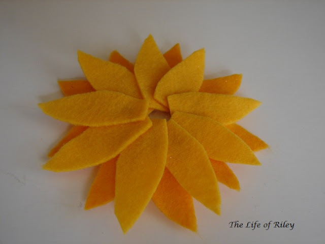 The Life of Riley: Felt Sunflowers Tutorial