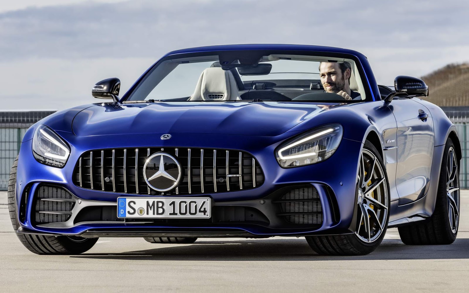 Mercedes-AMG GT R Roadster: fotos e detalhes oficiais