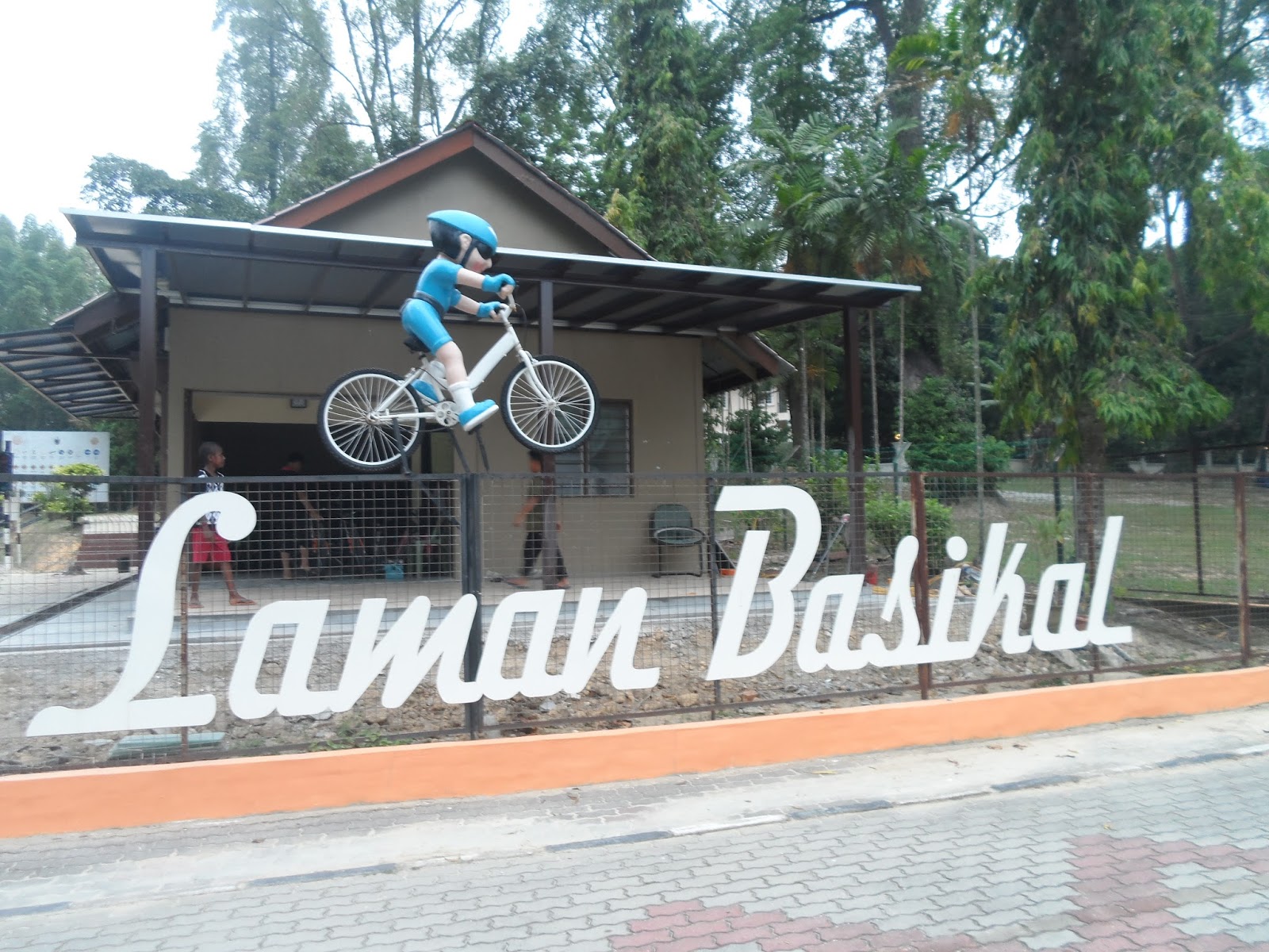 ShydaHashim: LAMAN BASIKAL