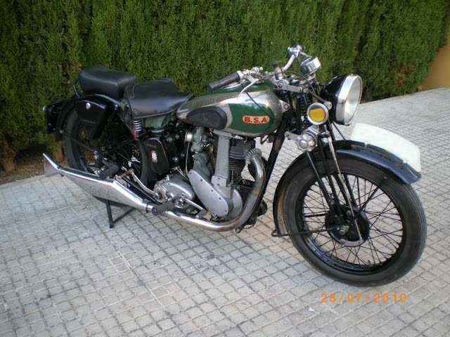 MOTORCYCLE 74: BSA