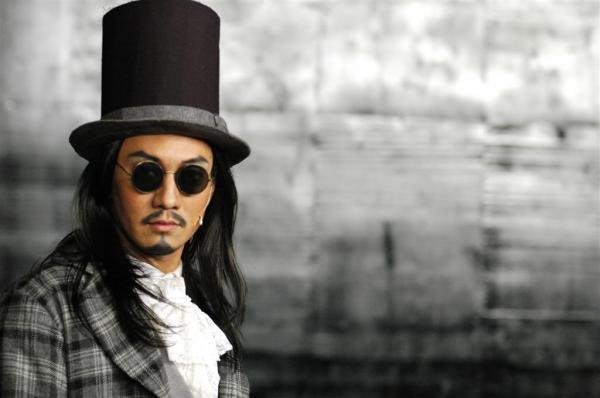 El Filibusterismo : KABANATA II: SA ILALIM NG KUBYERTA