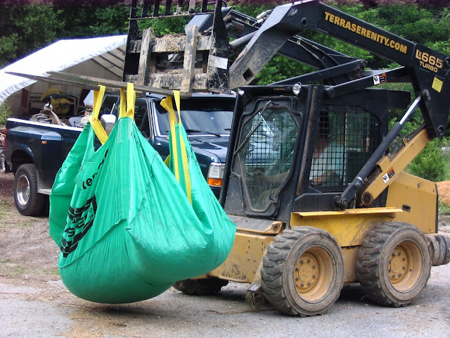 ROCKIN WALLS: Tool - Bagster dumpster