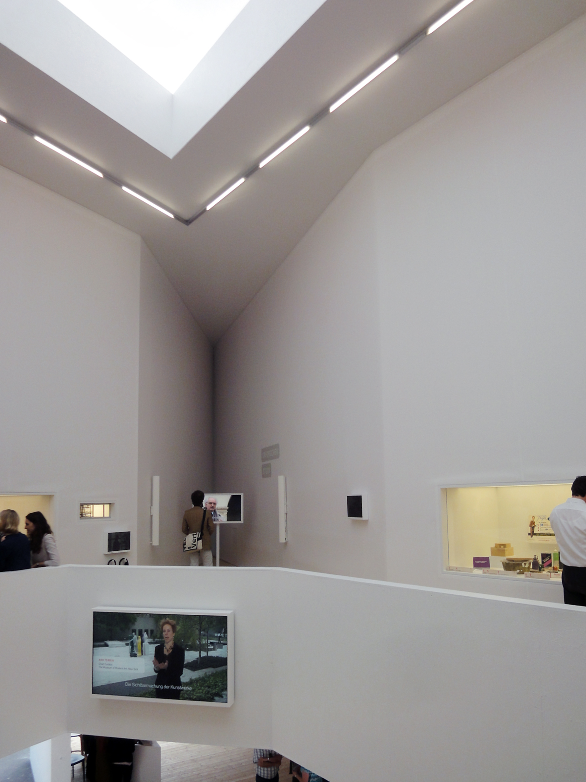 Human's Scribbles: The magic of weird angles